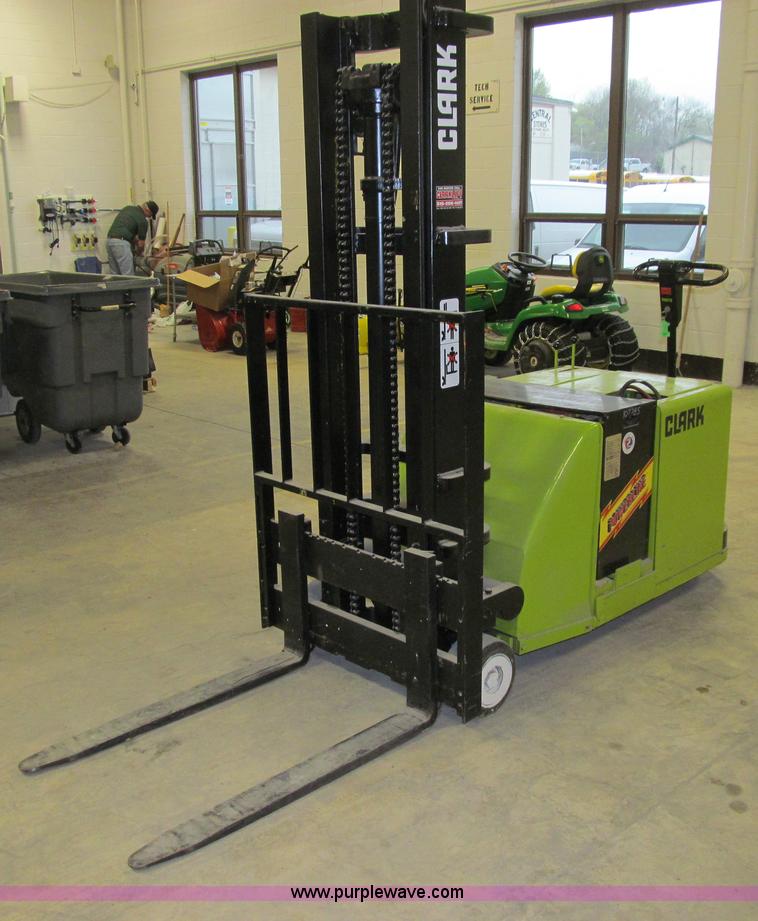 Clark ST40 Powerworker electric stacker in Des Moines, IA | Item R9232 ...