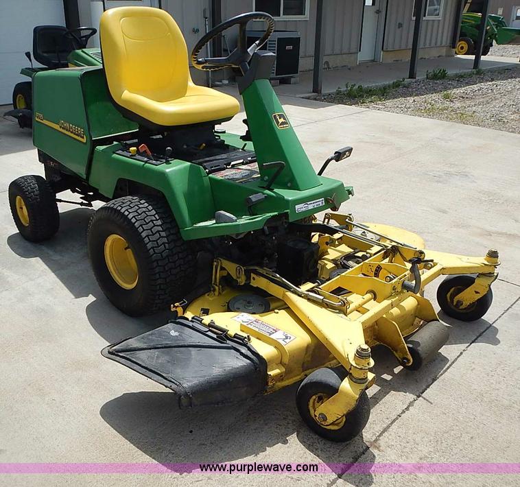 John Deere F725 ZTR lawn mower in Baileyville, KS | Item AZ9986 sold ...