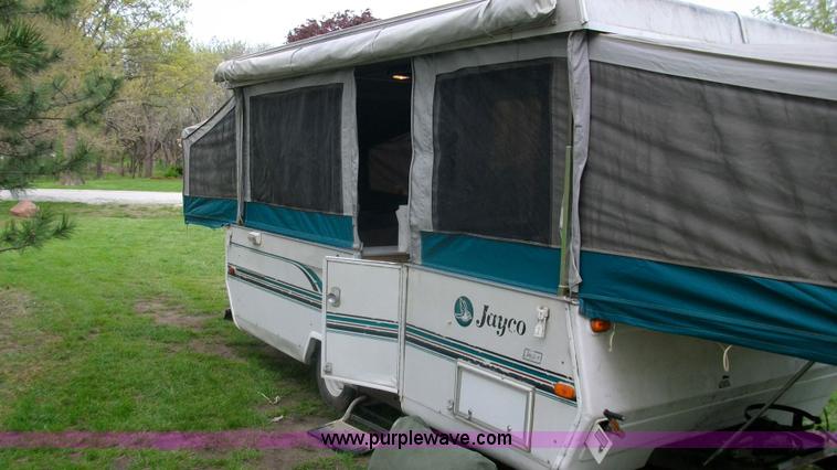 1996 Jayco 1207 pop up camper in Wamego, KS | Item D1010 sold | Purple Wave