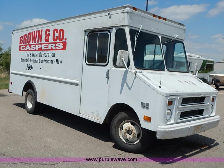 1981 Chevrolet P30 van in Manhattan, KS | Item J3190 sold | Purple Wave
