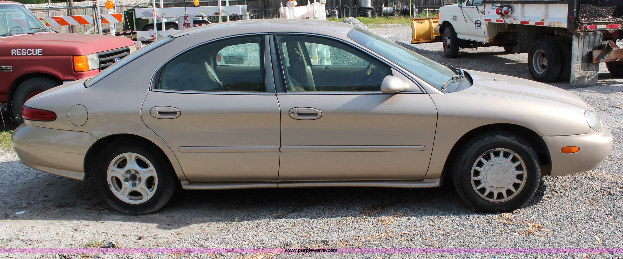 1998 Mercury Sable GS in Elwood, KS | Item H2709 sold | Purple Wave