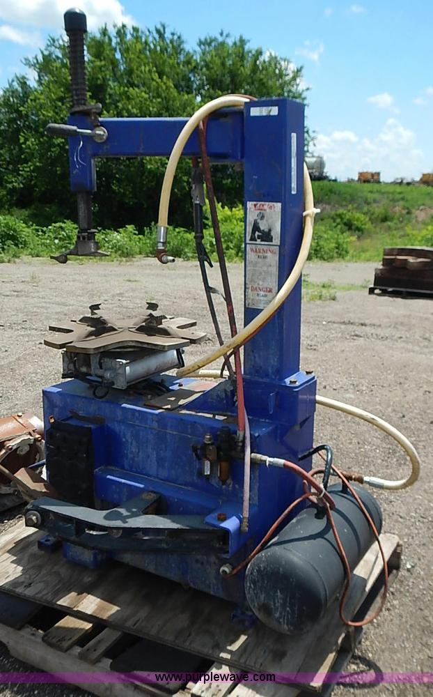 Eagle pneumatic tire machine in Towanda, KS | Item AZ9900 sold | Purple ...