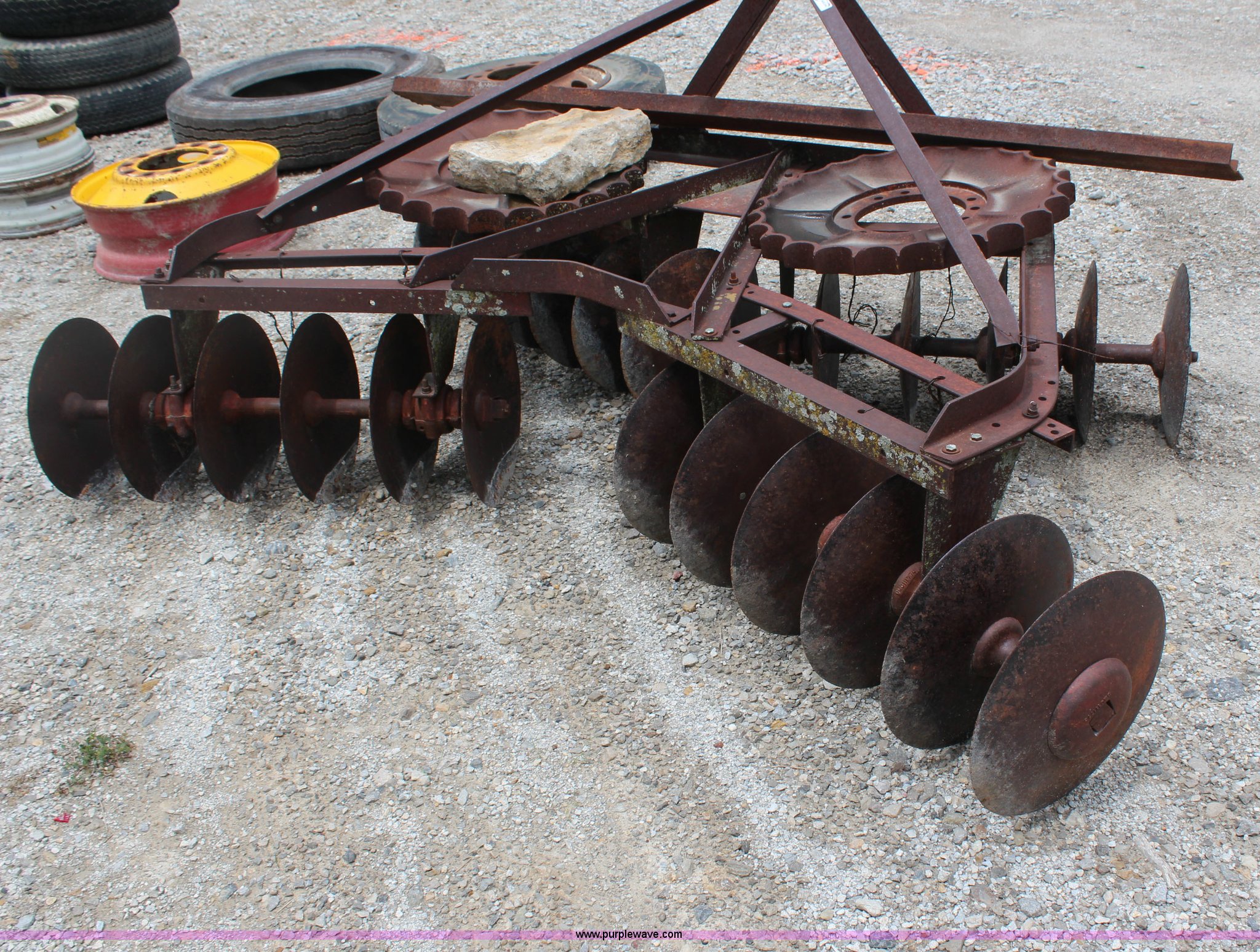 Dearborn Lift E disk in Baldwin City, KS | Item AZ9768 sold | Purple Wave