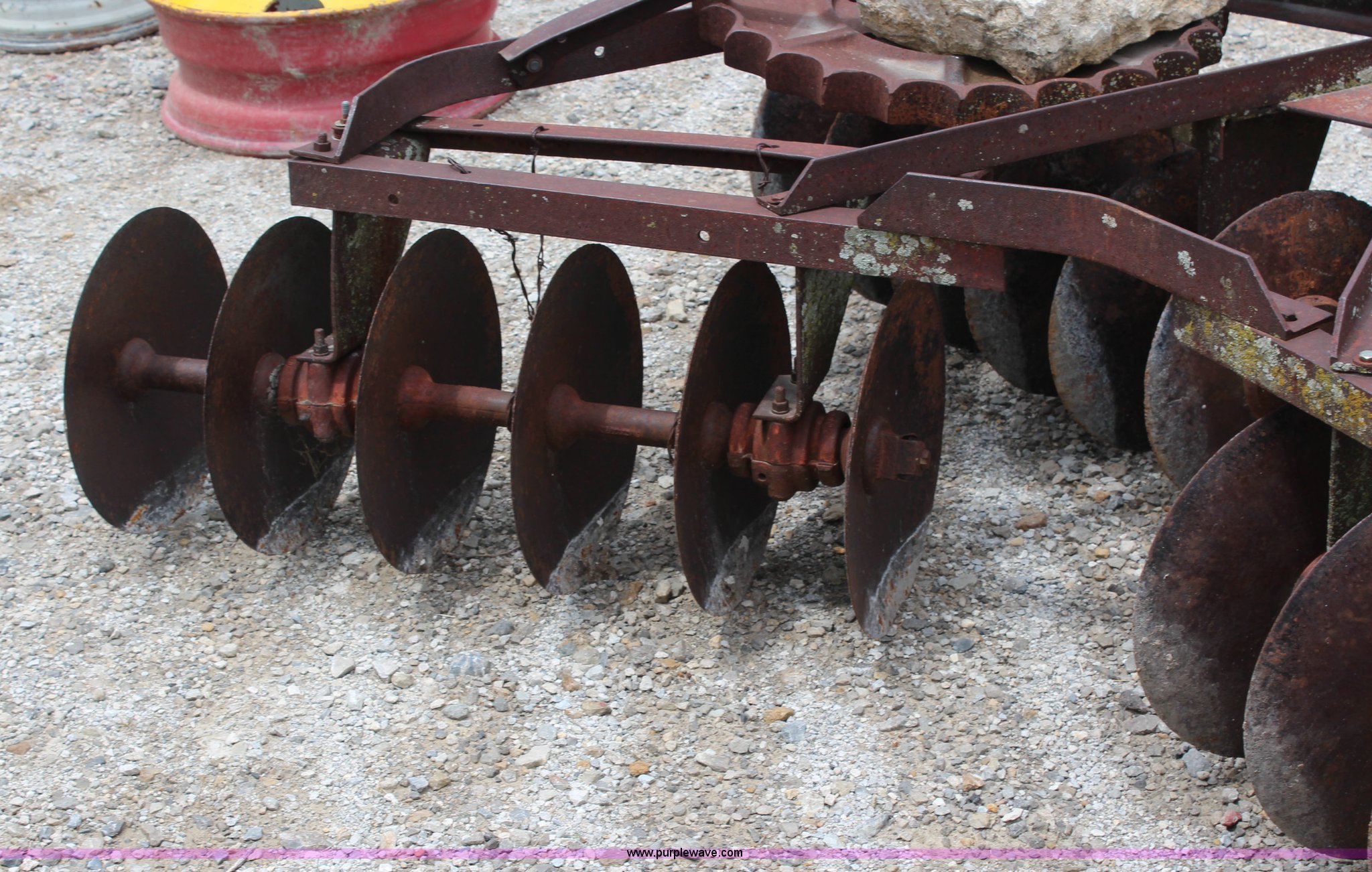 Dearborn Lift E disk in Baldwin City, KS | Item AZ9768 sold | Purple Wave