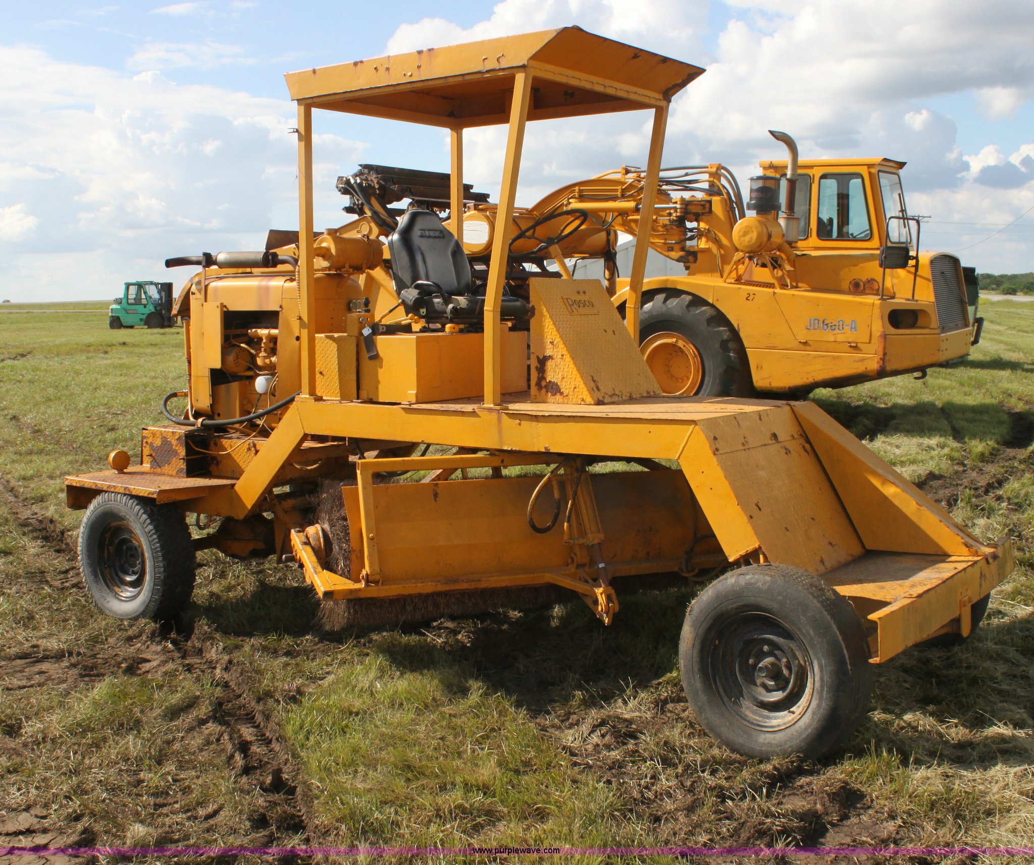 Rosco broom street sweeper in New Strawn, KS | Item I7385 sold | Purple ...