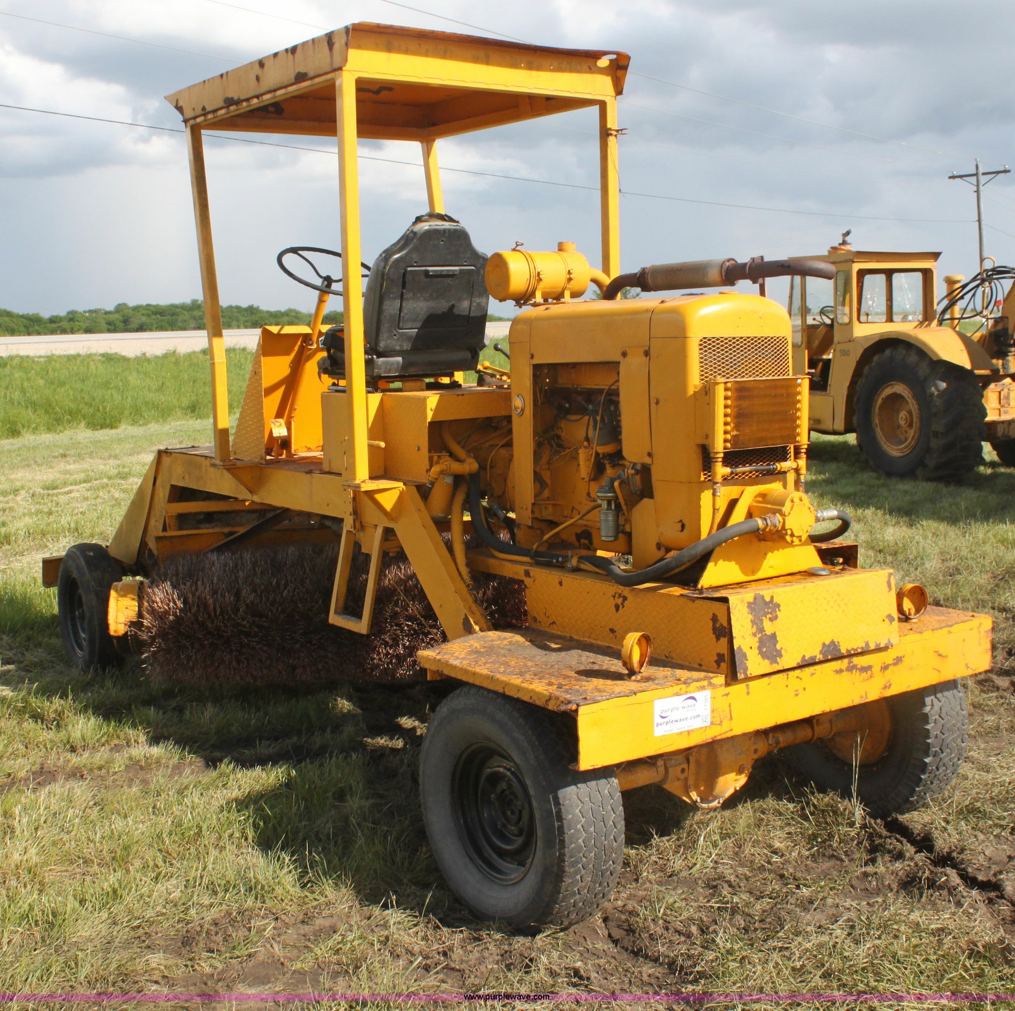 Rosco broom street sweeper in New Strawn, KS | Item I7385 sold | Purple ...