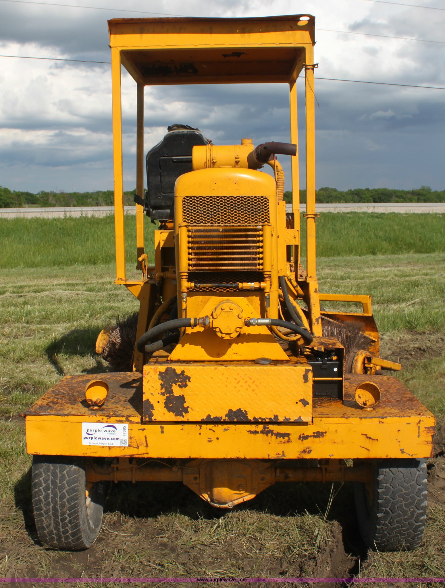 Rosco broom street sweeper in New Strawn, KS | Item I7385 sold | Purple ...