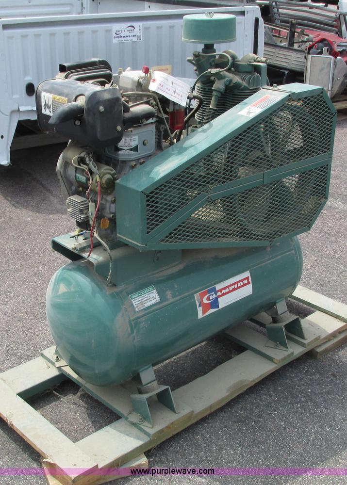 Champion HDR5-3 air compressor in Owatonna, MN | Item I3917 sold ...