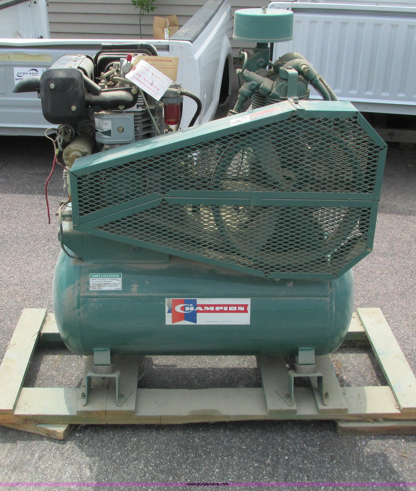 Champion HDR5-3 air compressor in Owatonna, MN | Item I3917 sold ...