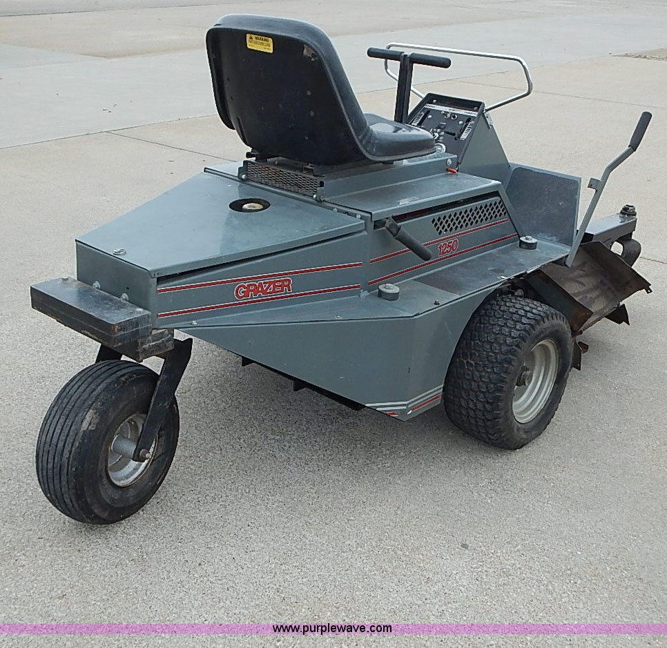 Grazer 1250 ZTR lawn mower in Manhattan, KS | Item BA9733 sold | Purple ...