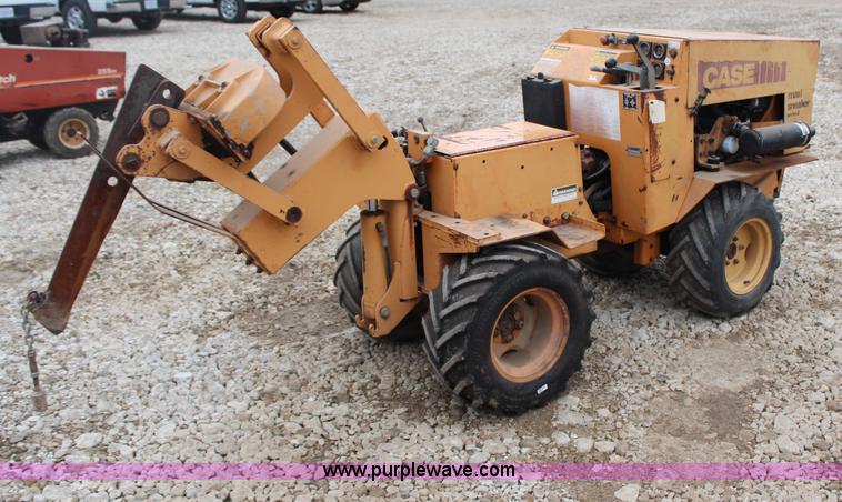 Case Maxi Sneaker Series B vibratory plow in Topeka, KS | Item H2571 ...