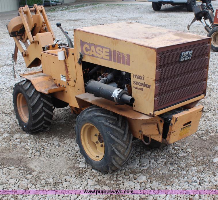 Case Maxi Sneaker Series B vibratory plow in Topeka, KS | Item H2571 ...