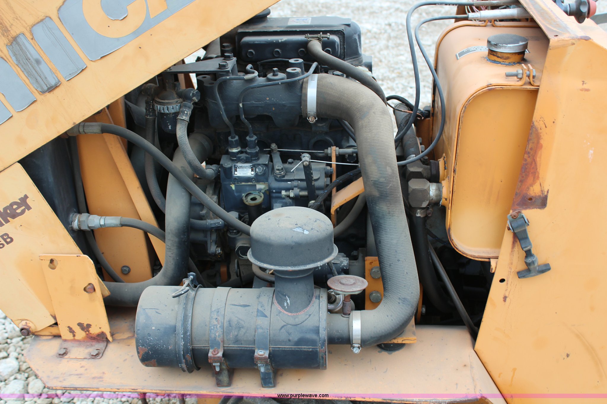 Case Maxi Sneaker Series B vibratory plow in Topeka, KS | Item H2571 ...