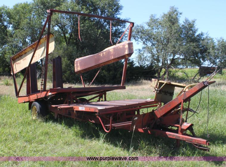 New Holland 1010 small square bale stack wagon in Atlanta, KS | Item ...