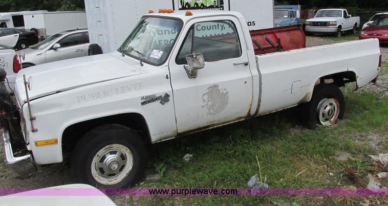 1984 Chevrolet Custom Deluxe 30 pickup truck in Kansas City, KS | Item ...
