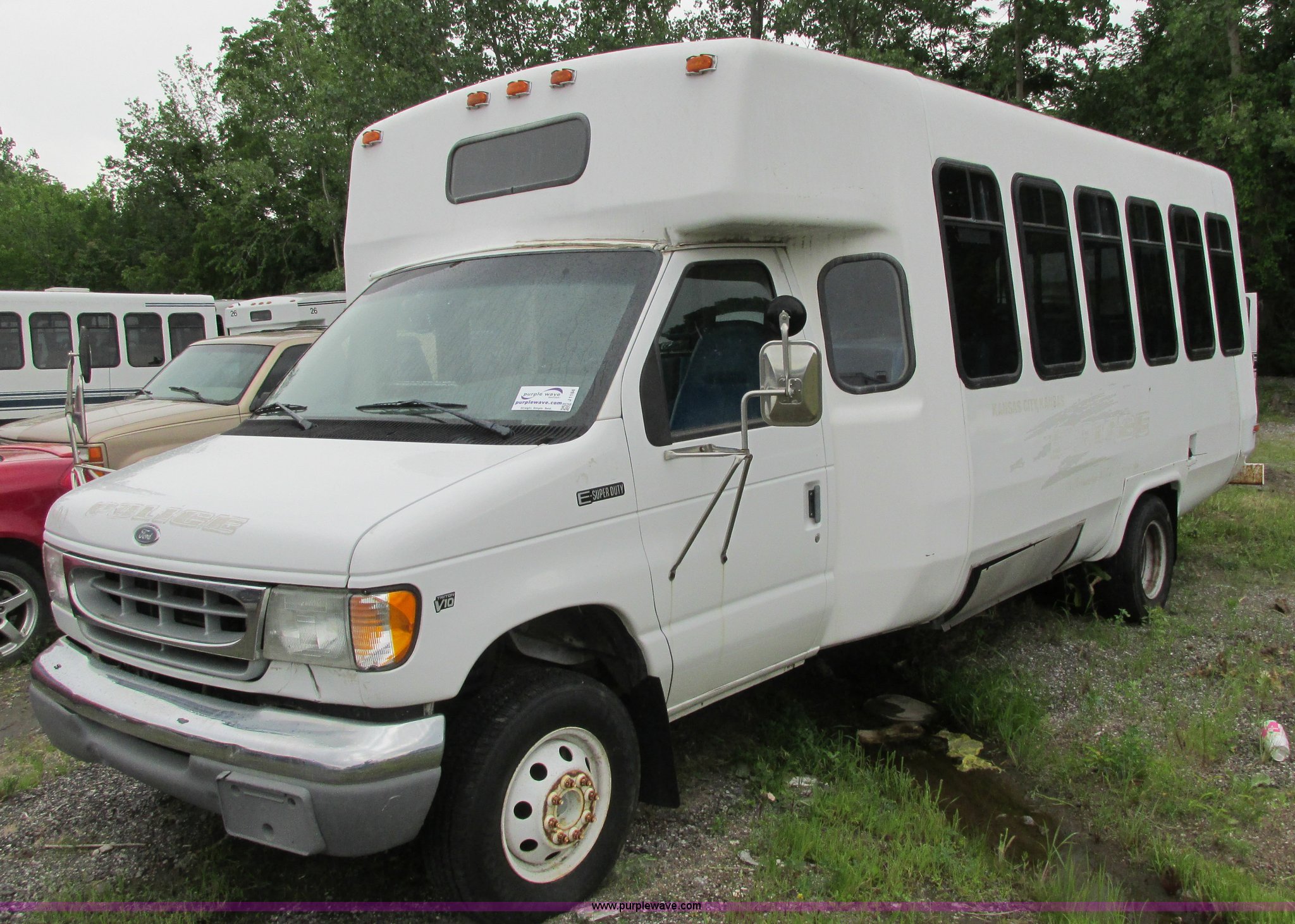 1998 Ford Econoline E450 transit bus in Kansas City, KS | Item J1184 ...