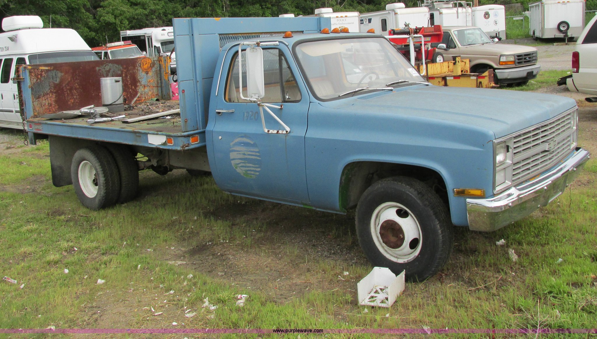 1983 Chevrolet Custom Deluxe 30 flatbed truck in Kansas City, KS | Item ...