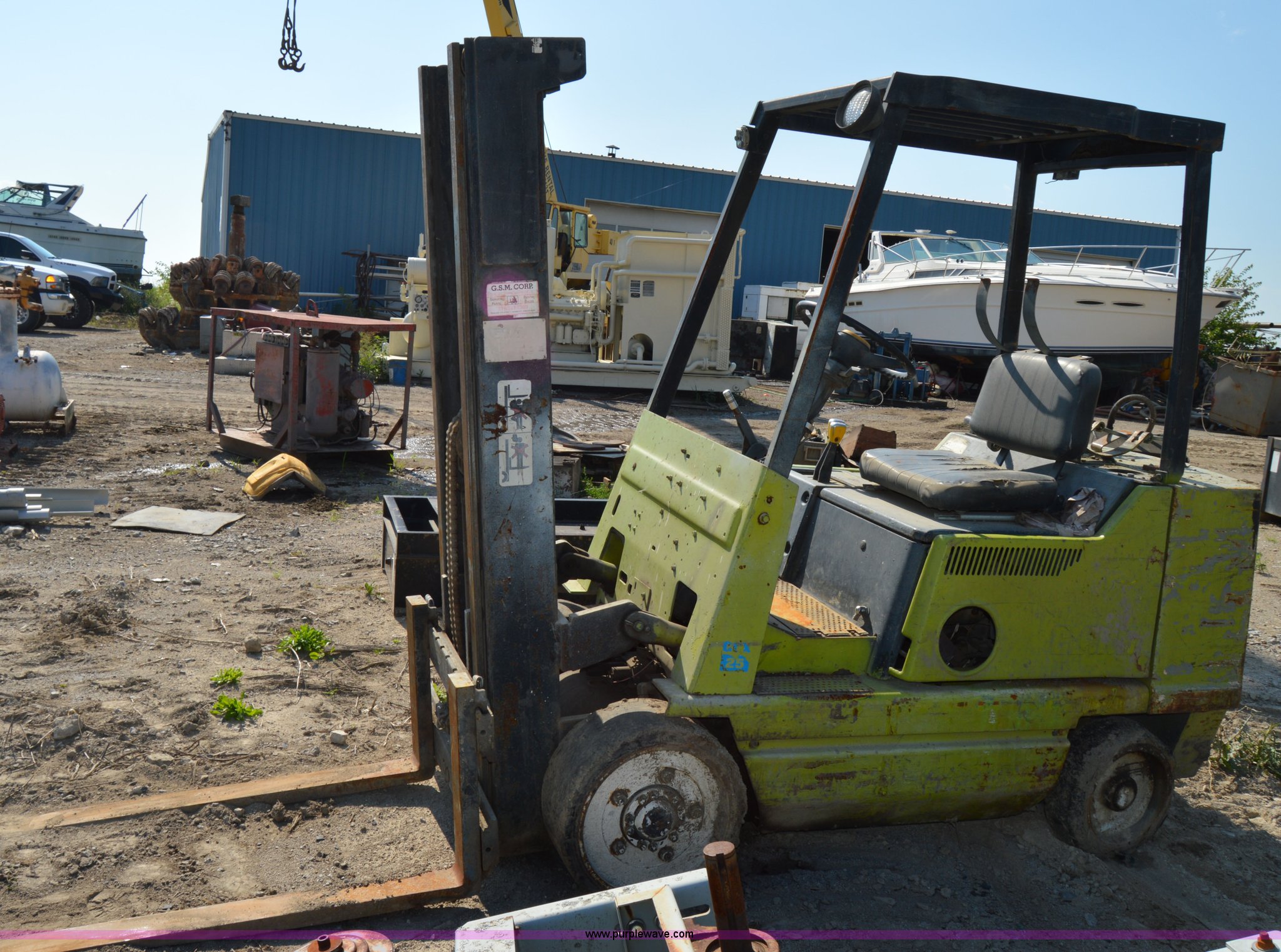 Clark GCX25 forklift in Odessa, MO | Item I4653 sold | Purple Wave