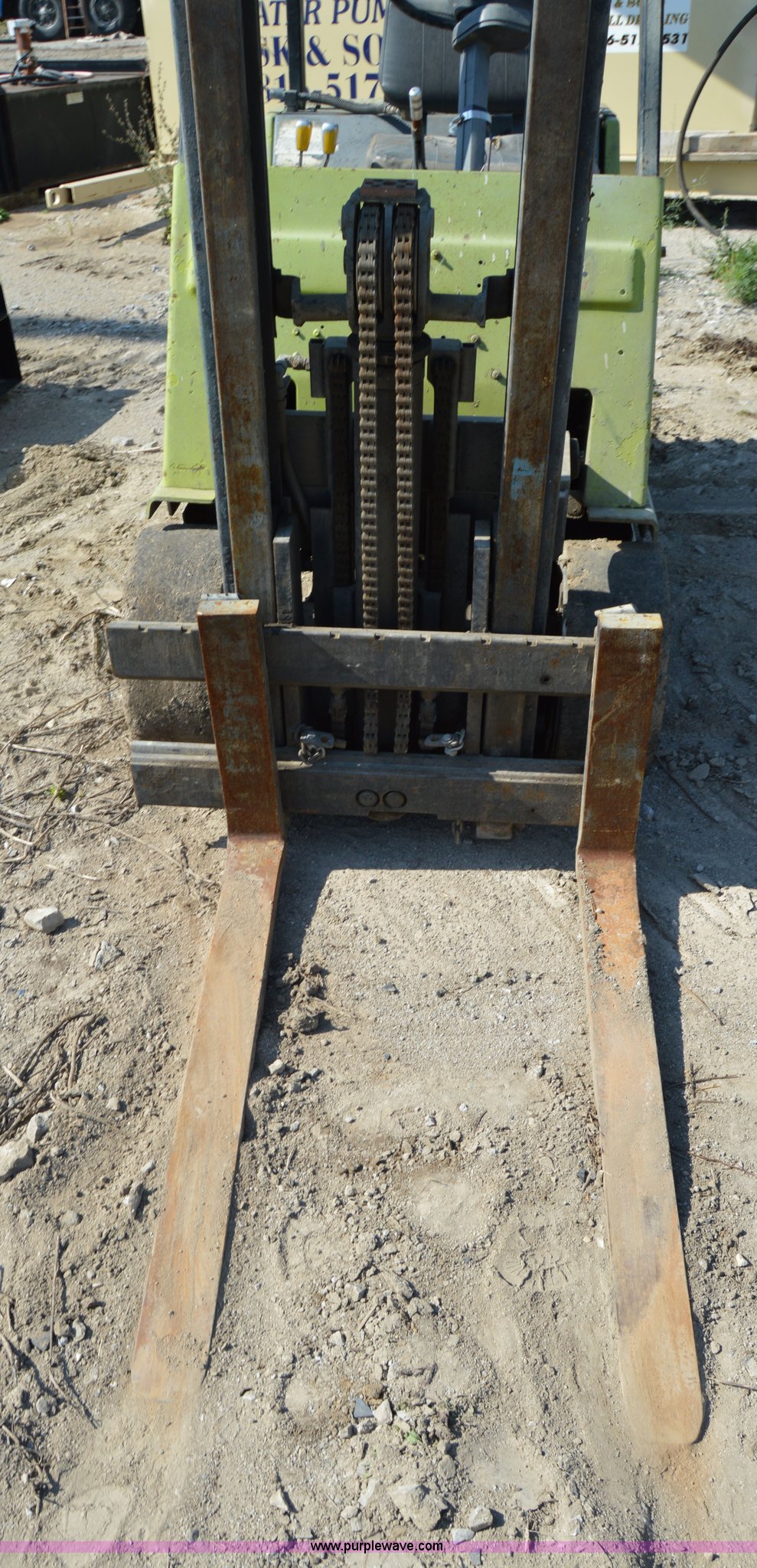 Clark GCX25 forklift in Odessa, MO | Item I4653 sold | Purple Wave