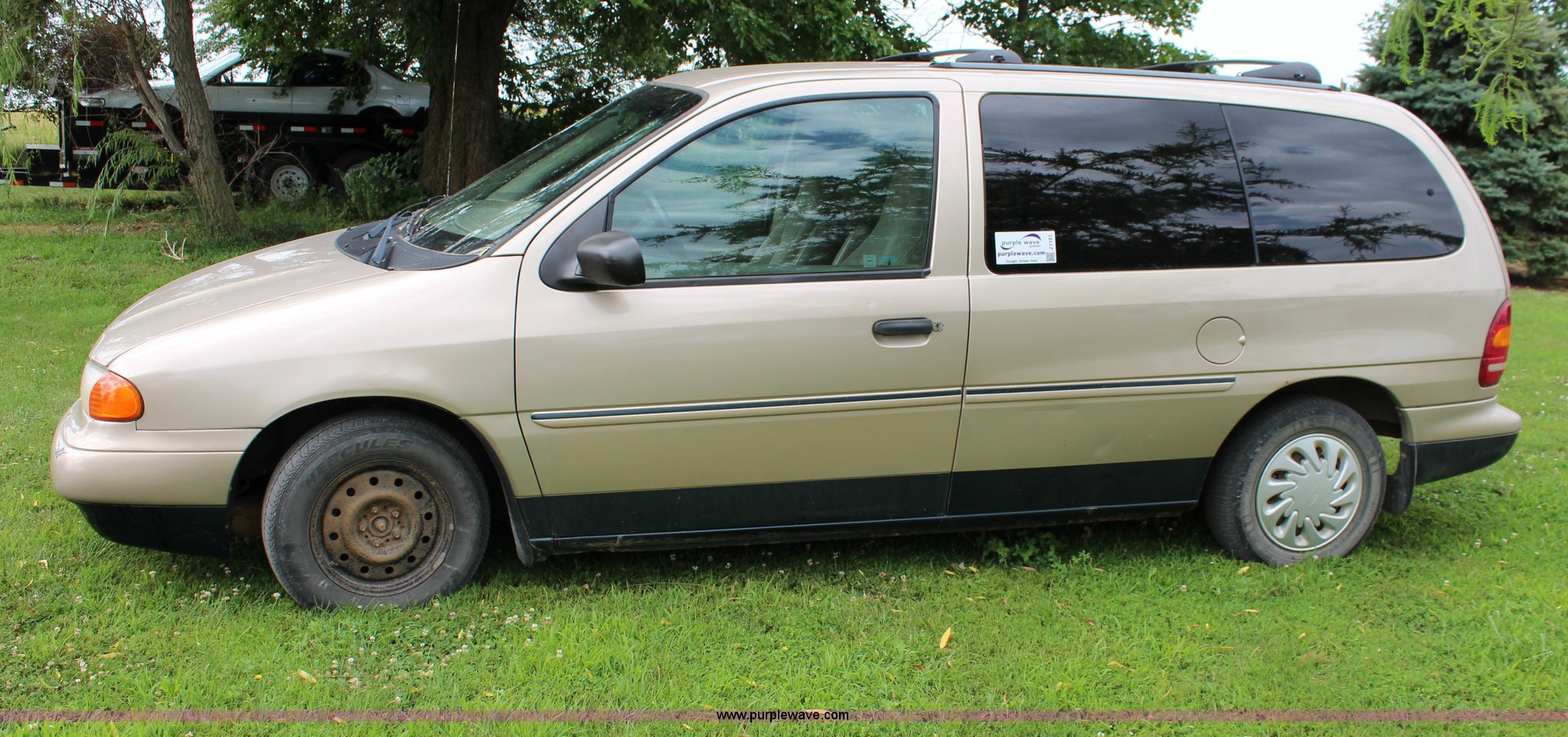 1998 Ford Windstar van in Meriden, KS | Item J1161 sold | Purple Wave