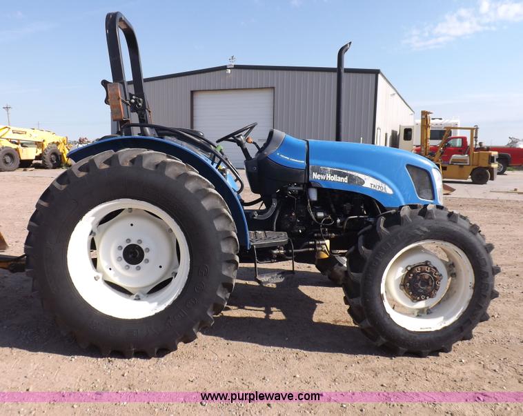 2006 New Holland TN70A MFWD tractor in Sublette, KS | Item H1794 sold ...