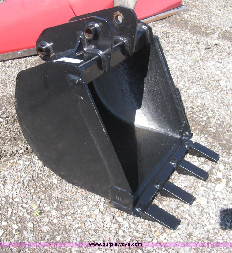 Pin-on backhoe/mini excavator bucket in Hesston, KS | Item AS9091 sold ...