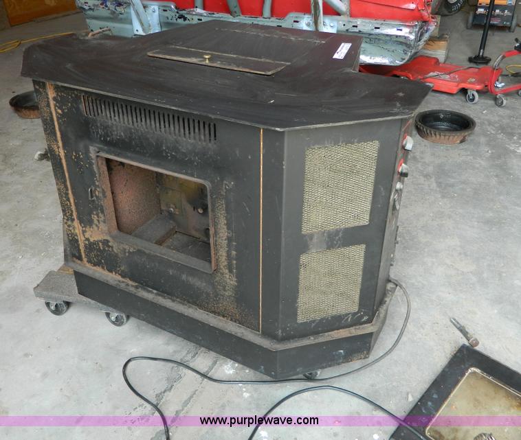 2005 Snow Flame corn stove in Belleville, KS | Item AX9719 sold ...