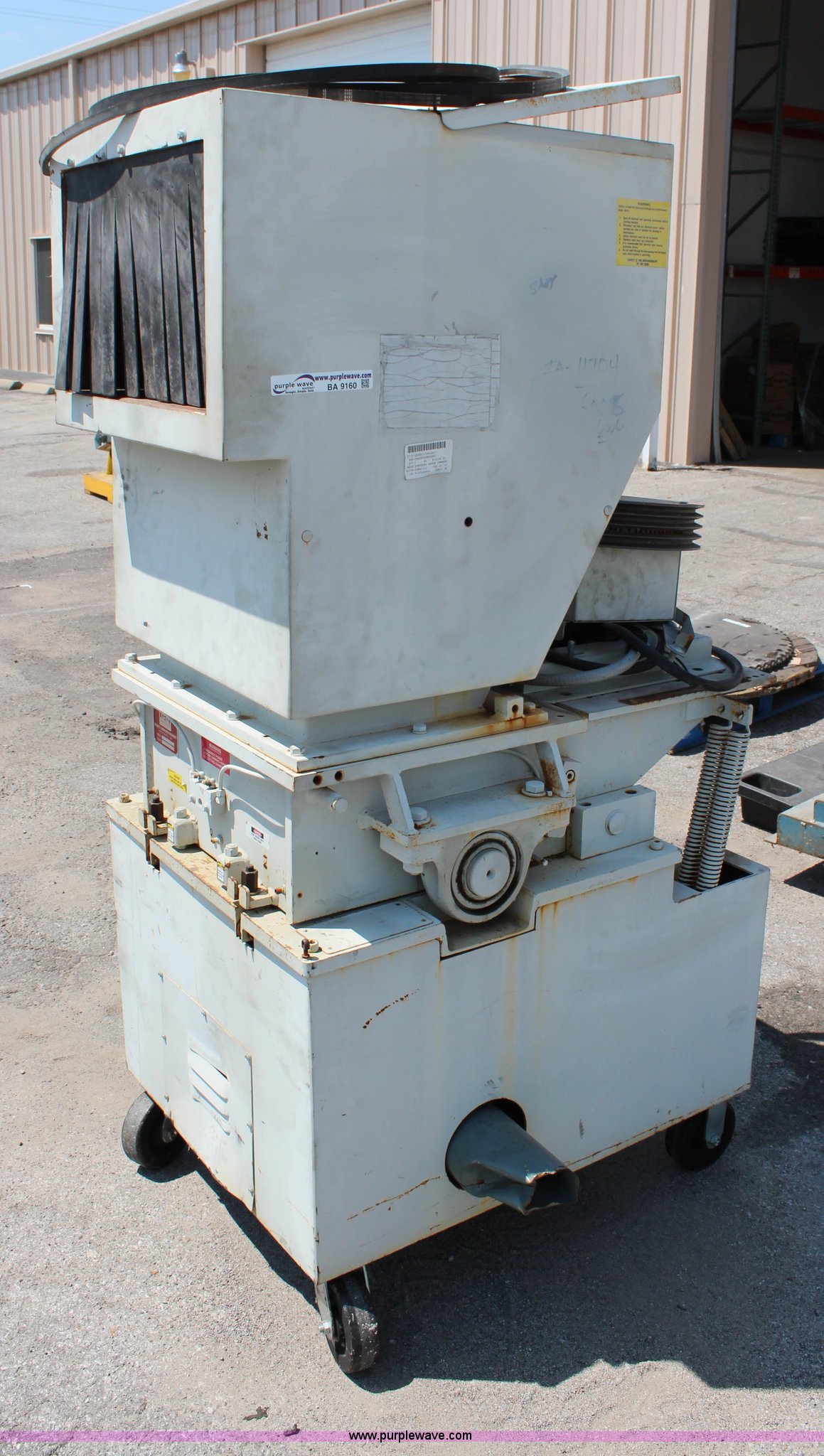 SEM 22 paper shredder in Olathe, KS | Item BA9160 sold | Purple Wave