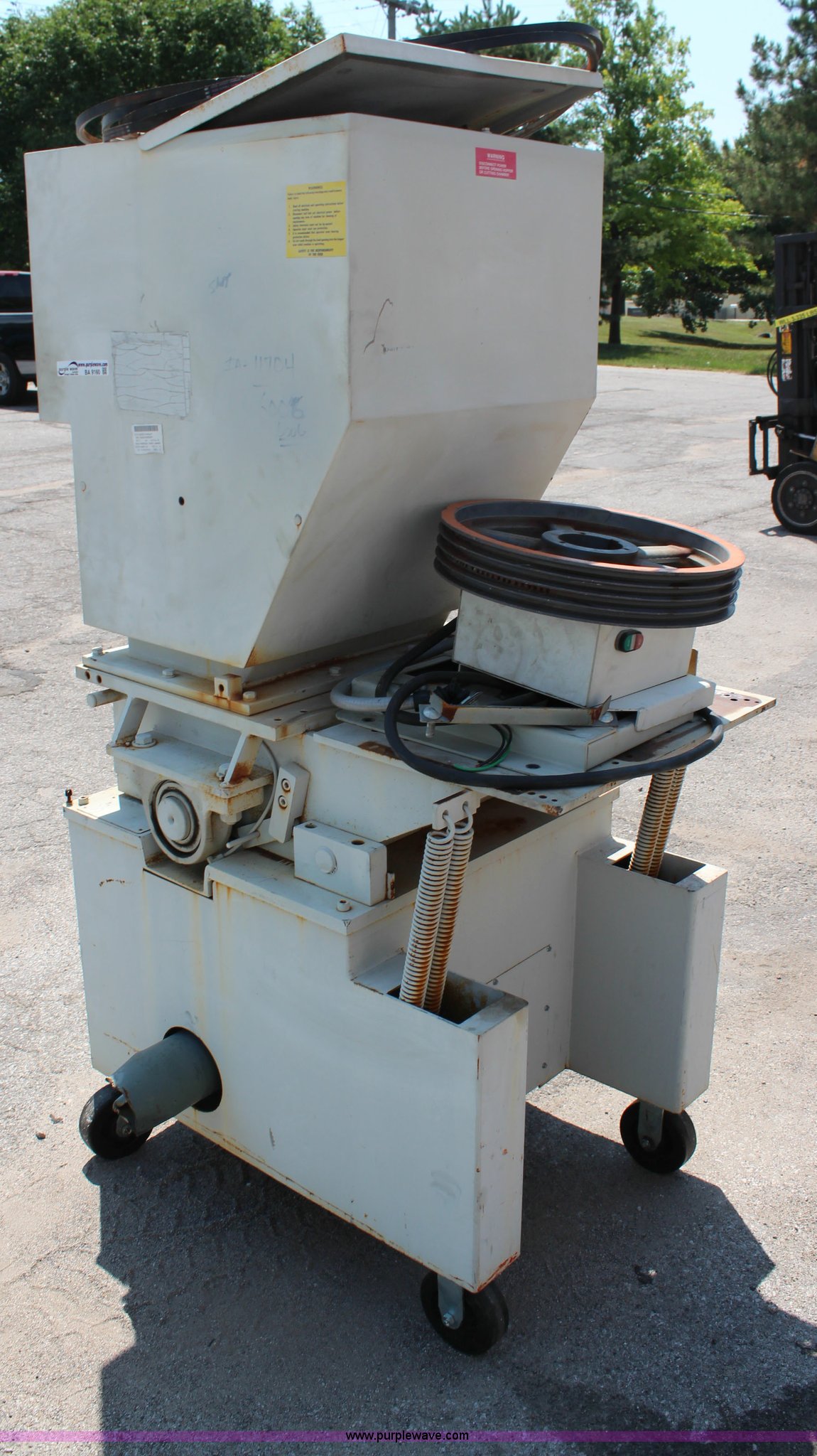 SEM 22 paper shredder in Olathe, KS | Item BA9160 sold | Purple Wave