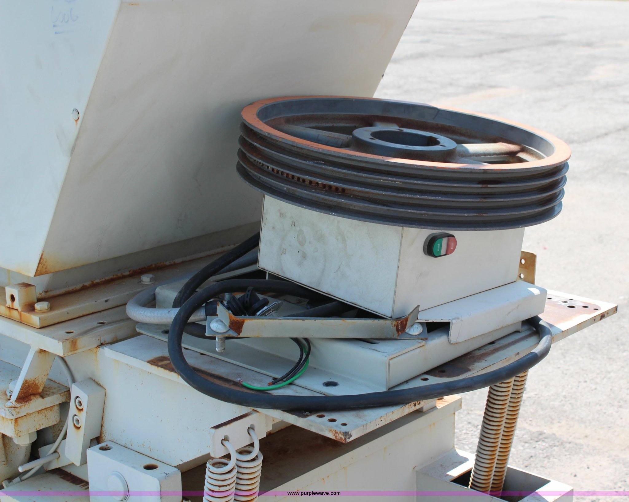 SEM 22 paper shredder in Olathe, KS | Item BA9160 sold | Purple Wave