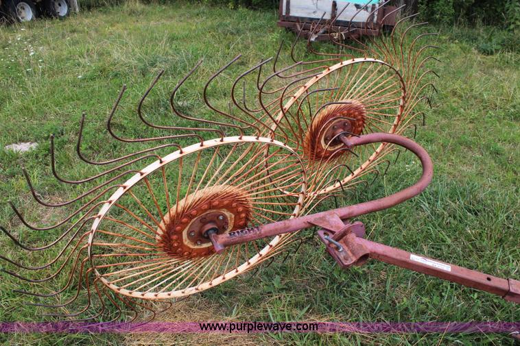 Two wheel windrow turning rake in Bates City, MO | Item BA9133 sold ...