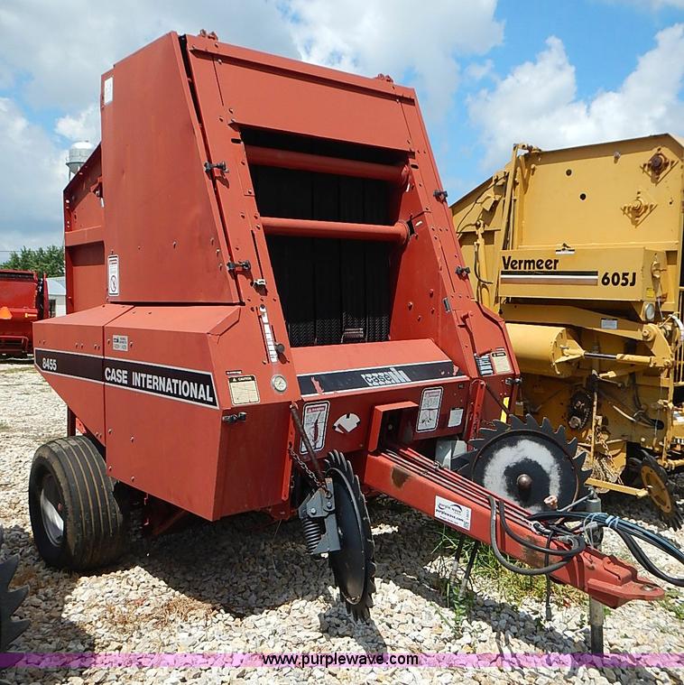 Case IH 8455 round baler in Greeley, KS | Item I3517 sold | Purple Wave