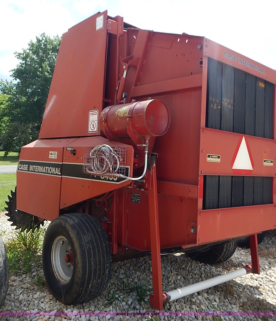 Case IH 8455 round baler in Greeley, KS | Item I3517 sold | Purple Wave