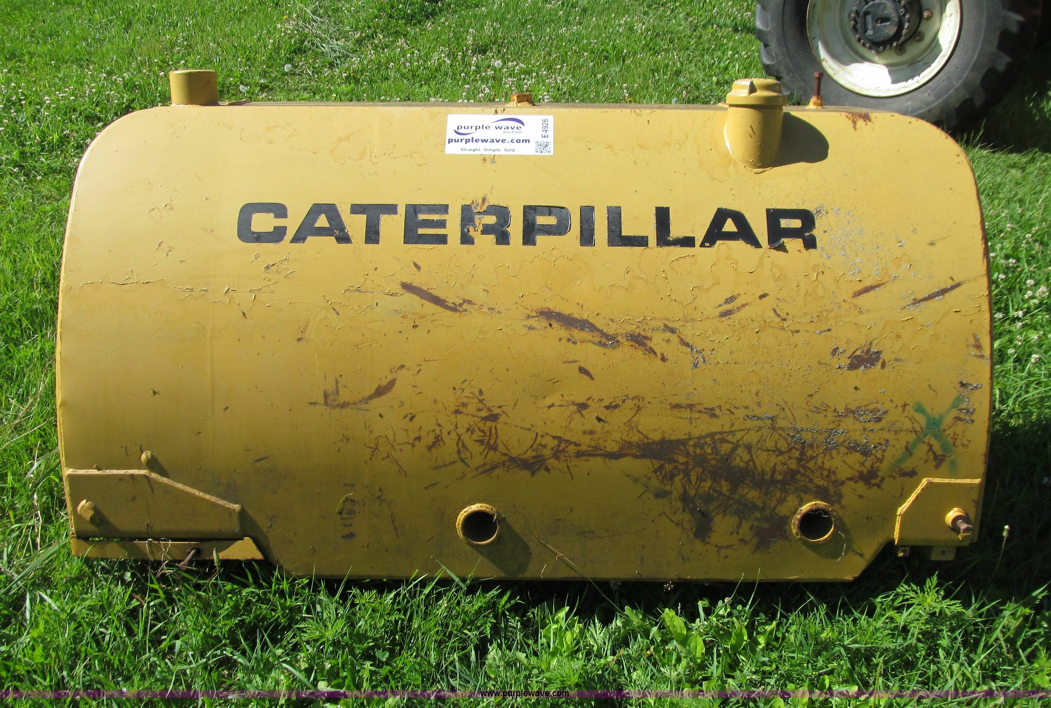 Caterpillar fuel tank in Fort Dodge, IA | Item E4926 sold | Purple Wave