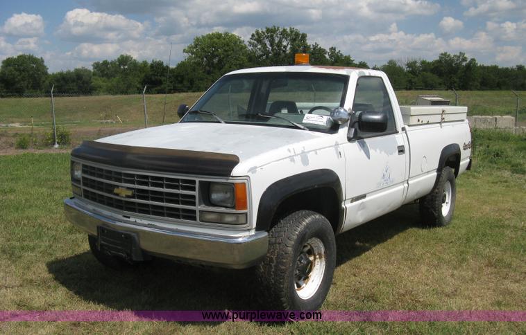 1992 Chevrolet 2500 pickup truck in Halstead, KS | Item H5289 sold ...