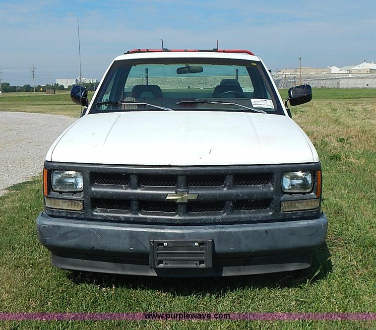 1993 Chevrolet Cheyenne 1500 utility truck in Hutchinson, KS | Item ...