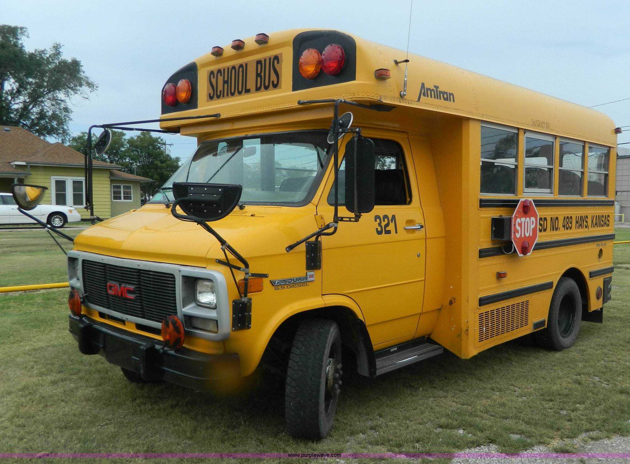1995 GMC G3500 Am Tran bus in Hays, KS | Item H2427 sold | Purple Wave