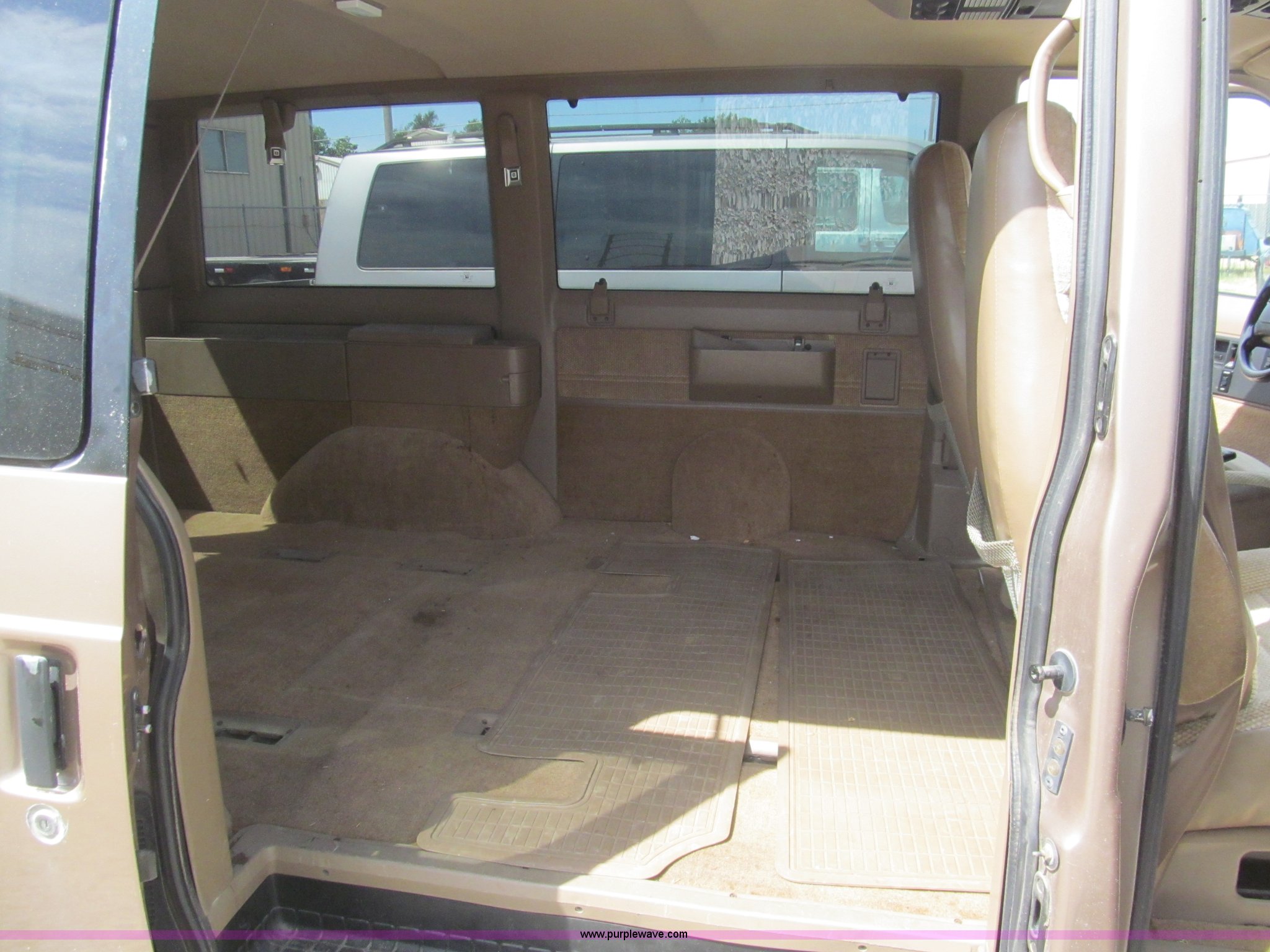 1995 Chevrolet Astro van in Hutchinson, KS | Item H8836 sold | Purple Wave