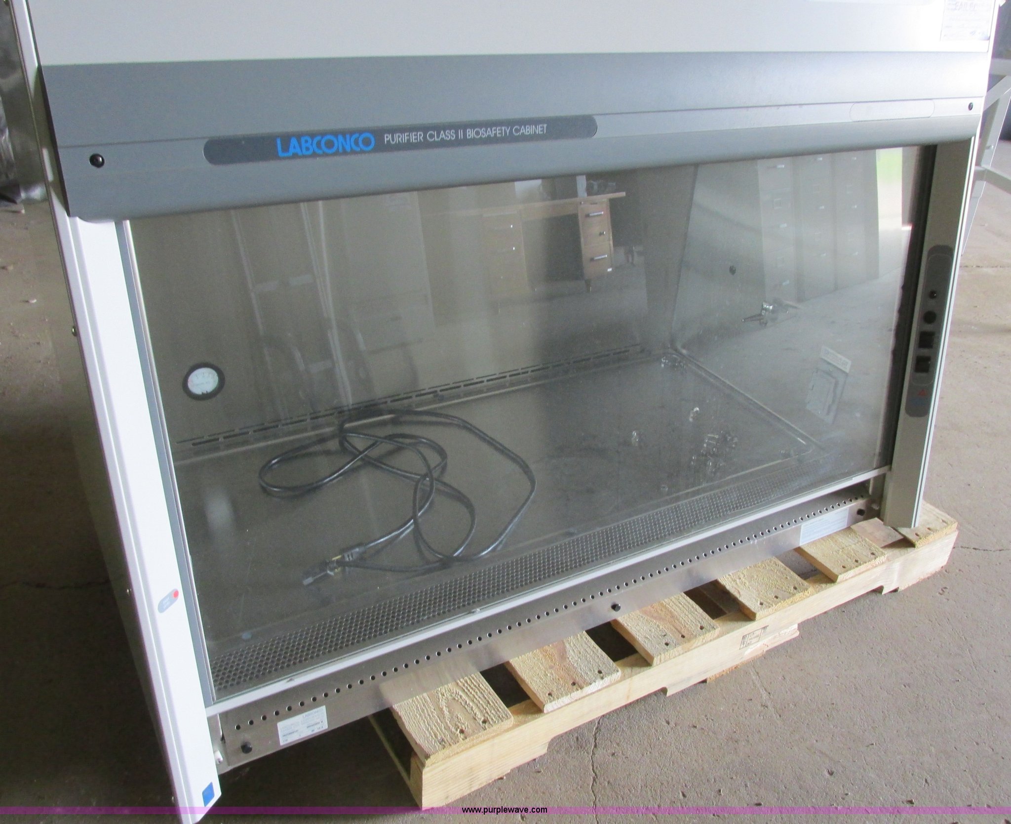 Labconco Class II Delta Series 36210 B2 bio-safety cabinet in ...