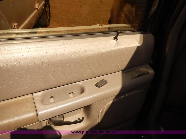 1995 Ford Explorer XLT SUV in Emporia, KS | Item J3136 sold | Purple Wave