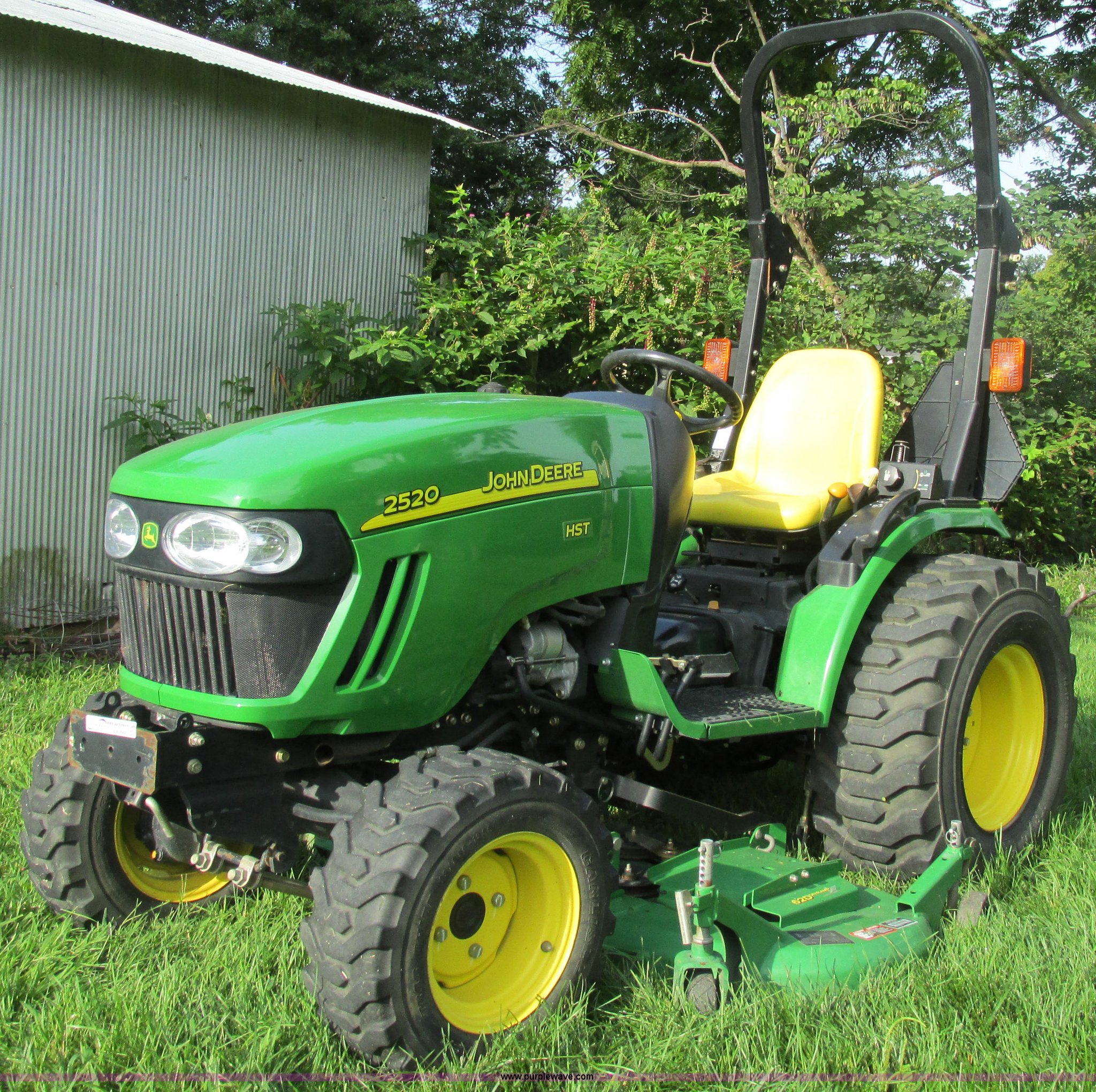2008 John Deere 2520 HST MFWD Tractor In Bridgeton MO Item AW9900