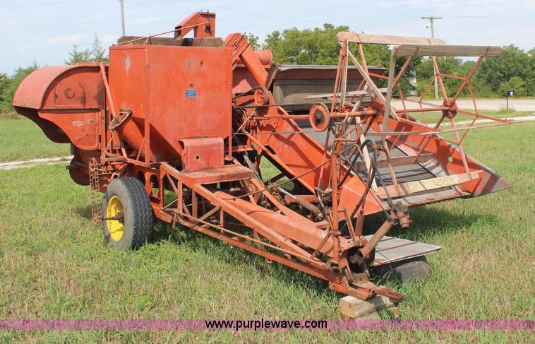 Allis Chalmers all crop pull type combine in Paola, KS | Item J2044 ...