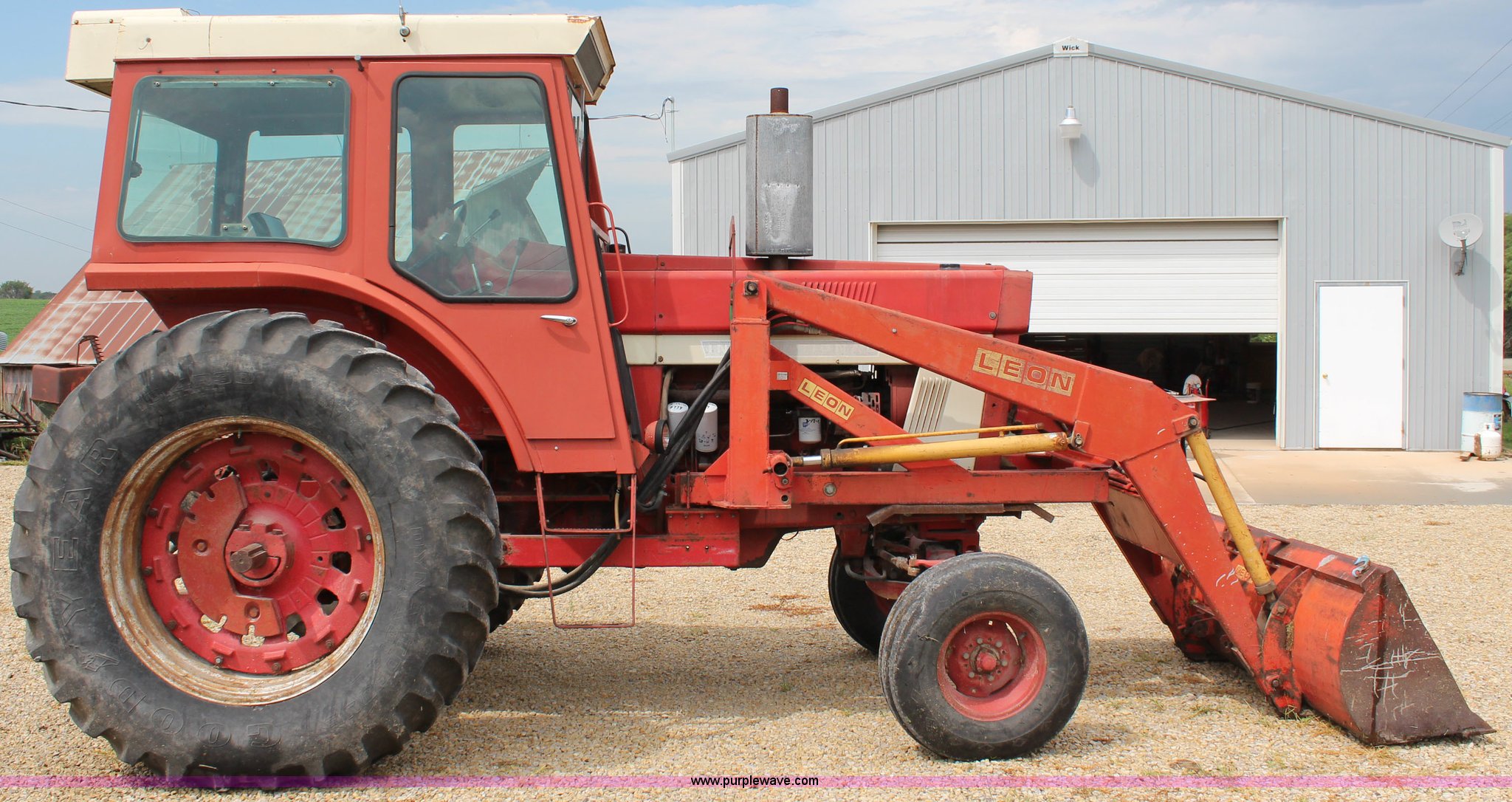 1973 International 766 tractor in Green, KS | Item J2130 sold | Purple Wave