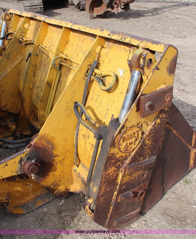 International 175 track loader in Emmett, KS | Item J2127 sold | Purple ...