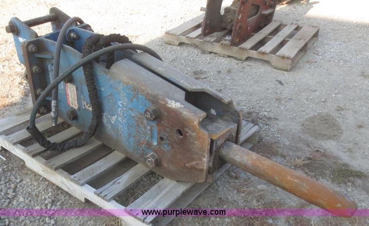 Okada TOP60B hydraulic breaker in Parsons, KS | Item AY9736 sold ...