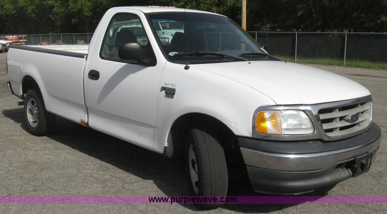 2002 Ford F150 XL pickup truck in Hutchinson, KS | Item E7883 sold ...