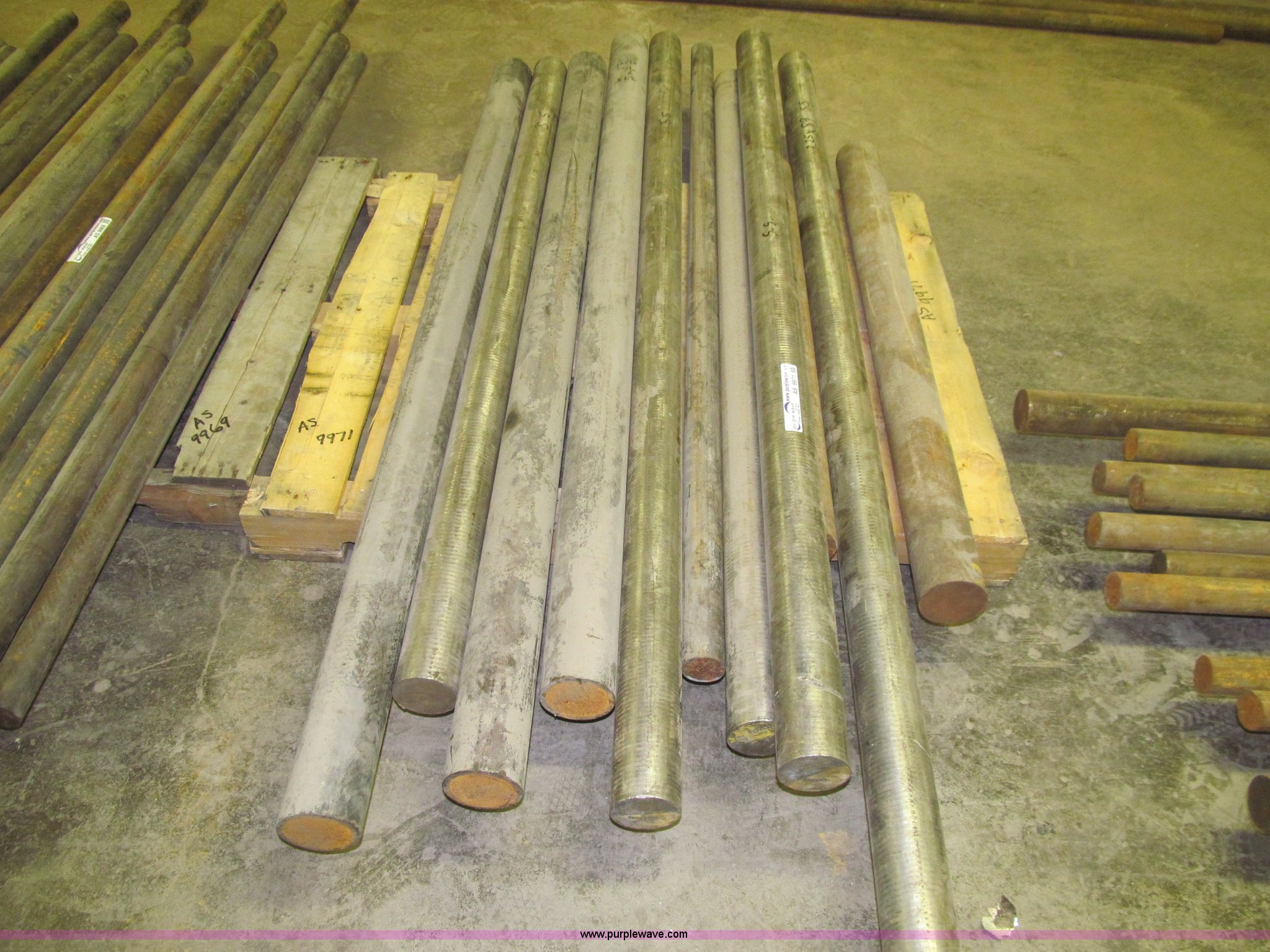 Assorted round steel and round stainless steel stock in Des Moines, IA ...