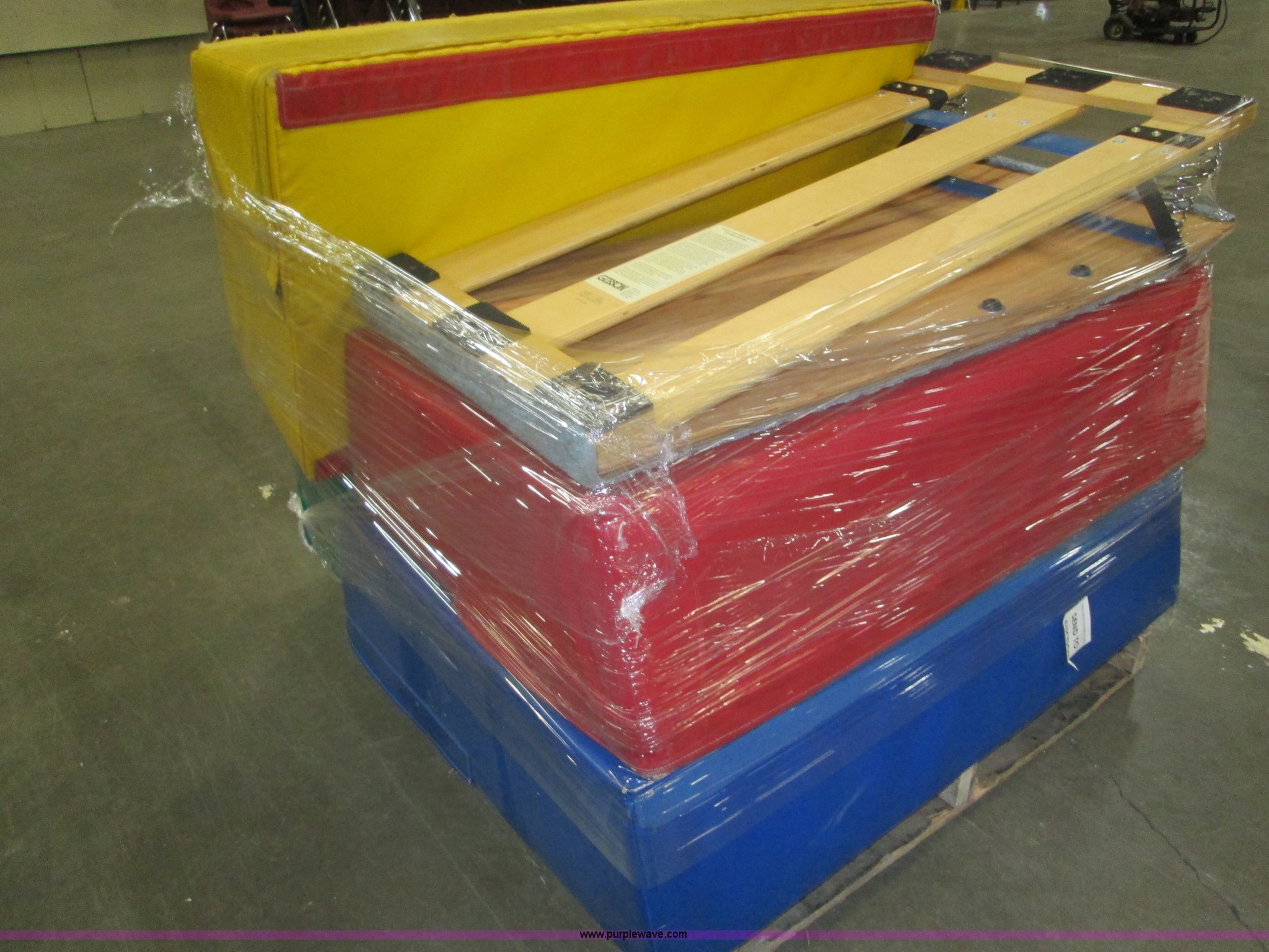 (4) Pyramid gymnastic mats in Lawrence, KS | Item D1201 sold | Purple Wave