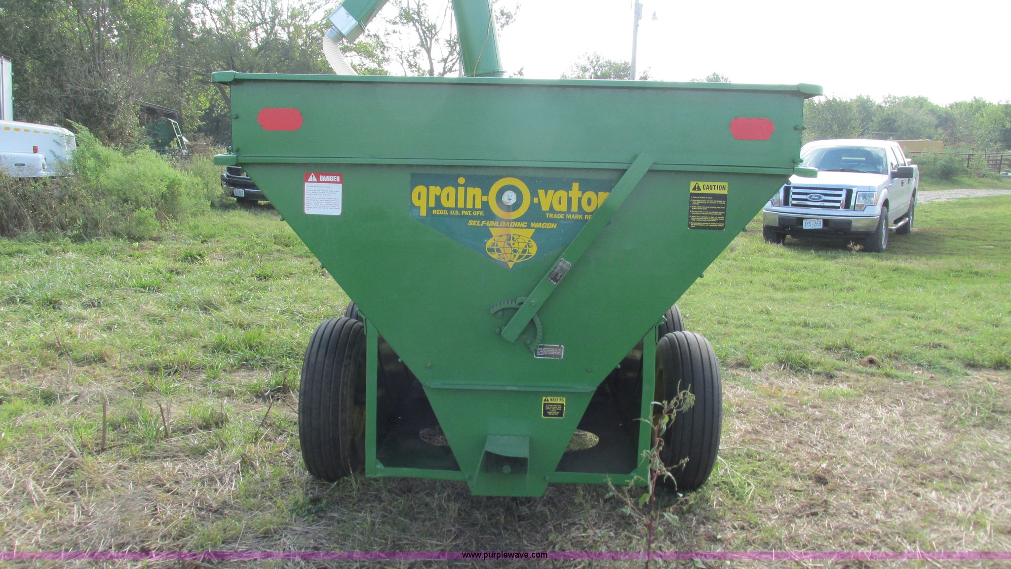 Grain-o-vator 10-20 self-unloading seed wagon in Lockwood, MO | Item ...