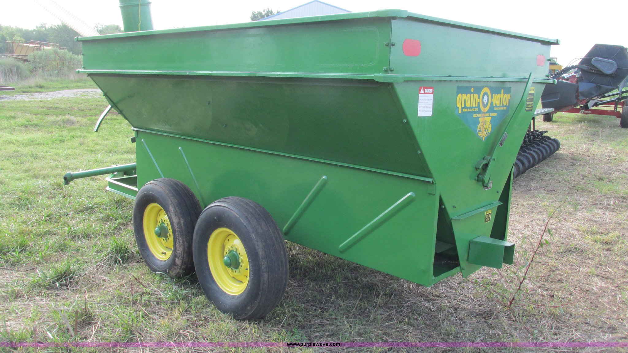 Grain-o-vator 10-20 self-unloading seed wagon in Lockwood, MO | Item ...